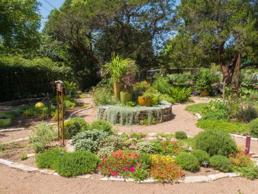 Guide to Beautiful Public Gardens in Austin - Guide 2 Austin